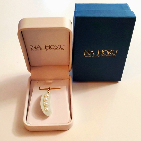 Na Hoku | Jewelry | Na Hoku Jade Pearls Pea Pod Pendant | Poshmark